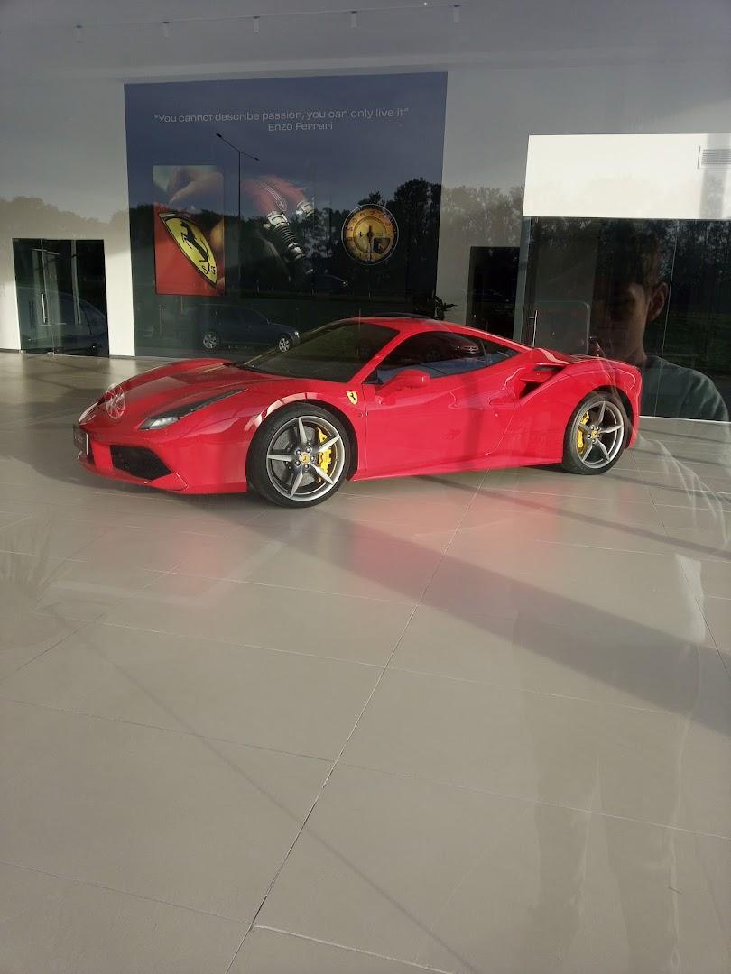 Centro Milano SA - Ferrari - Concesionarios de Coches