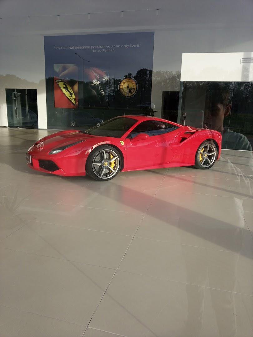 Centro Milano SA - Ferrari - Concesionarios de Coches