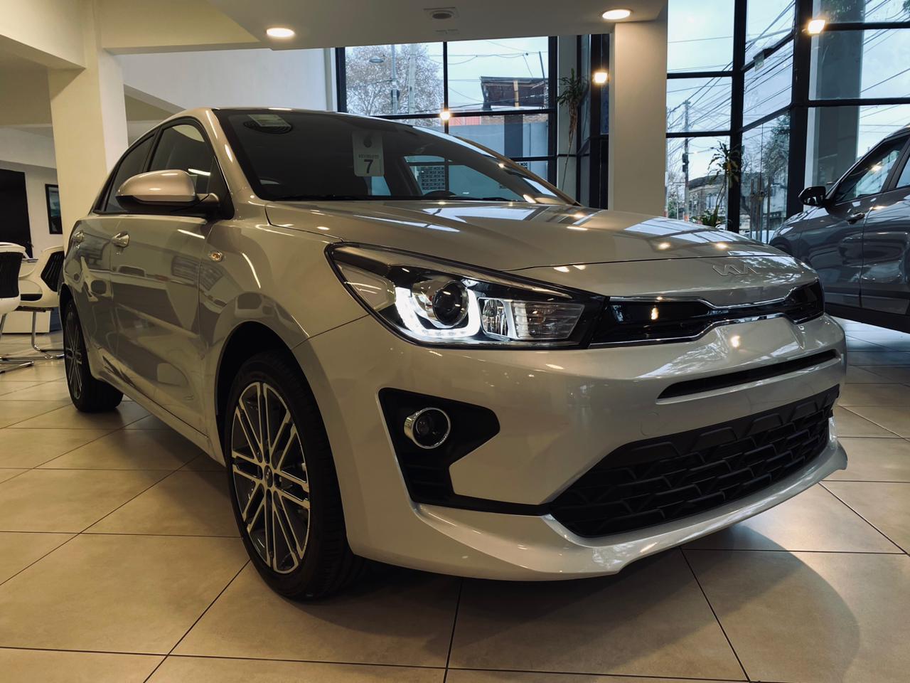 Neostar KIA y Suzuki Santa Fe - Concesionarios de Coches
